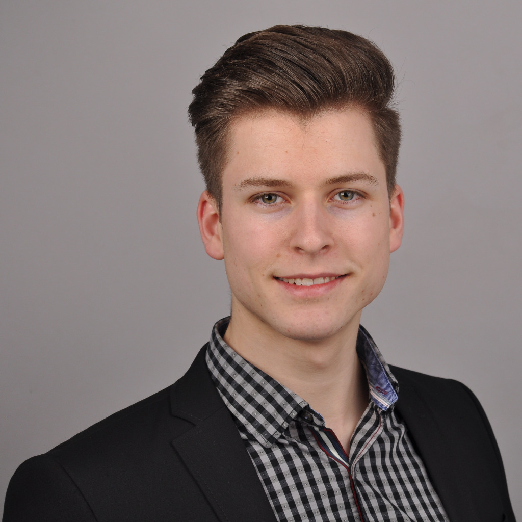 Adrian Gerhardt - Senior Business Controller - Schreinerei Heimroth ...