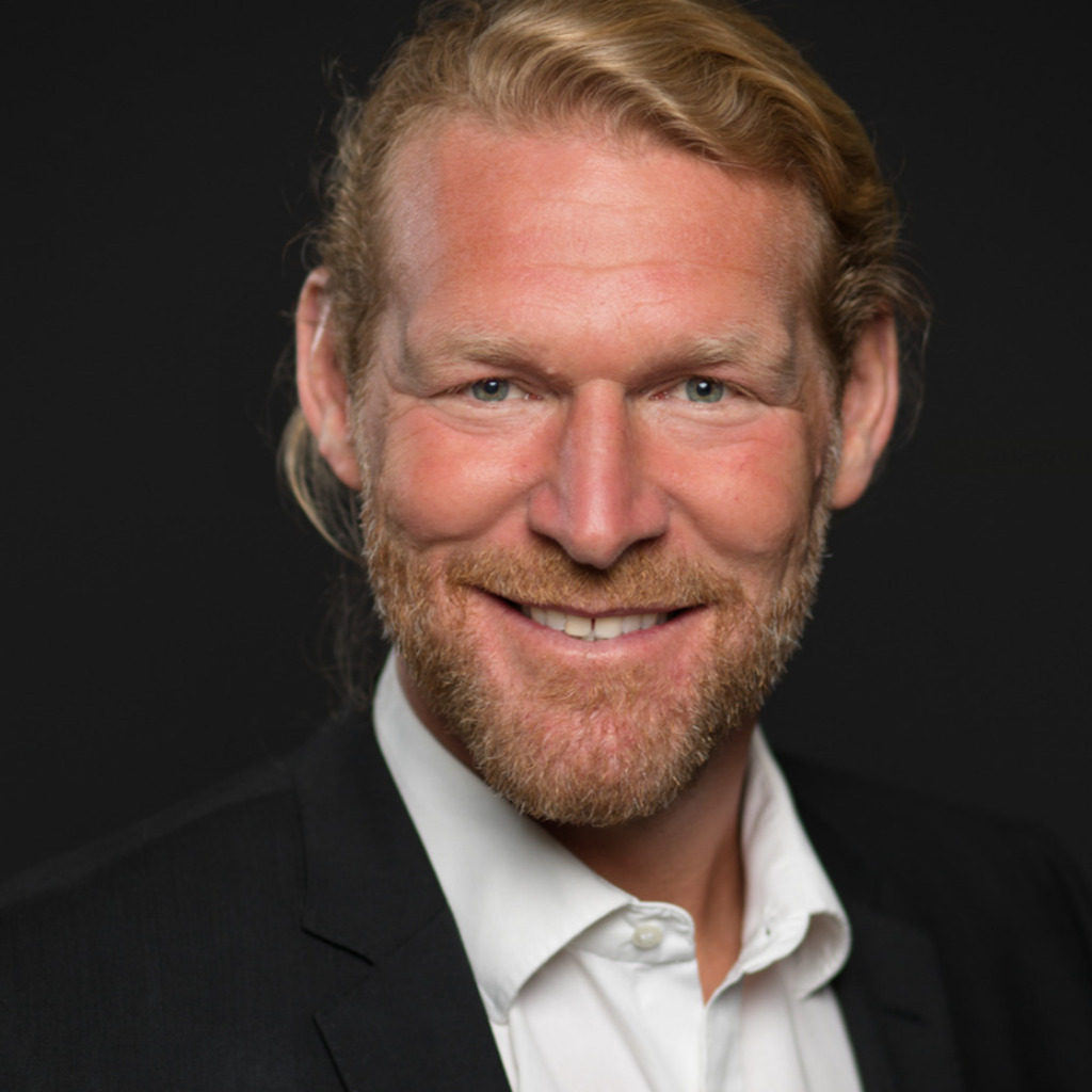 Dipl.-Ing. Robert Bauer - Manager Einkauf - PKE FM | XING