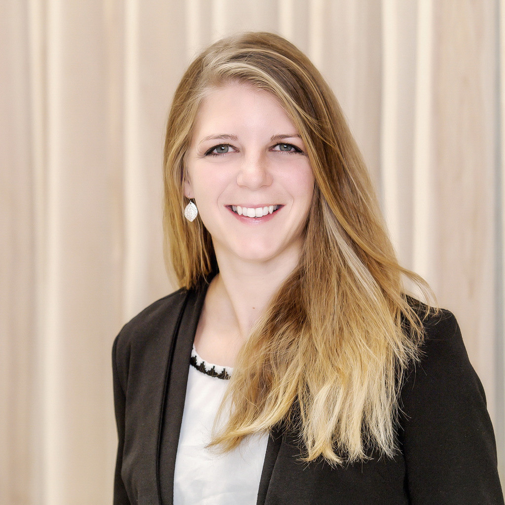 Erika Egger-Fässler - Leiterin Unternehmenskommunikation ...