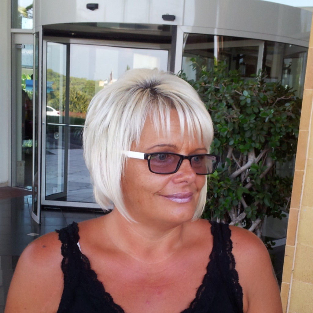 Manuela Moser in der Personensuche von Das Telefonbuch