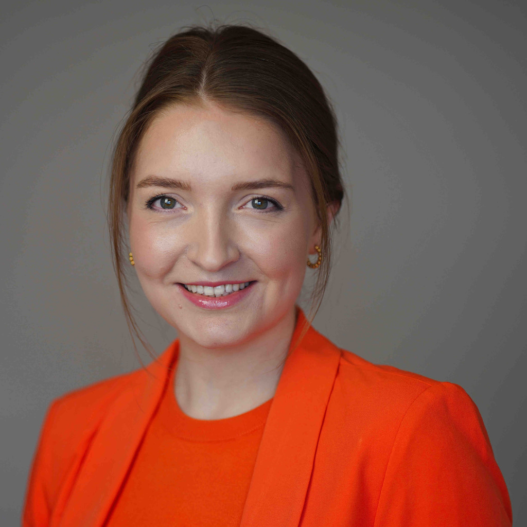 Neele aus Hannover in der Personensuche von Das Telefonbuch