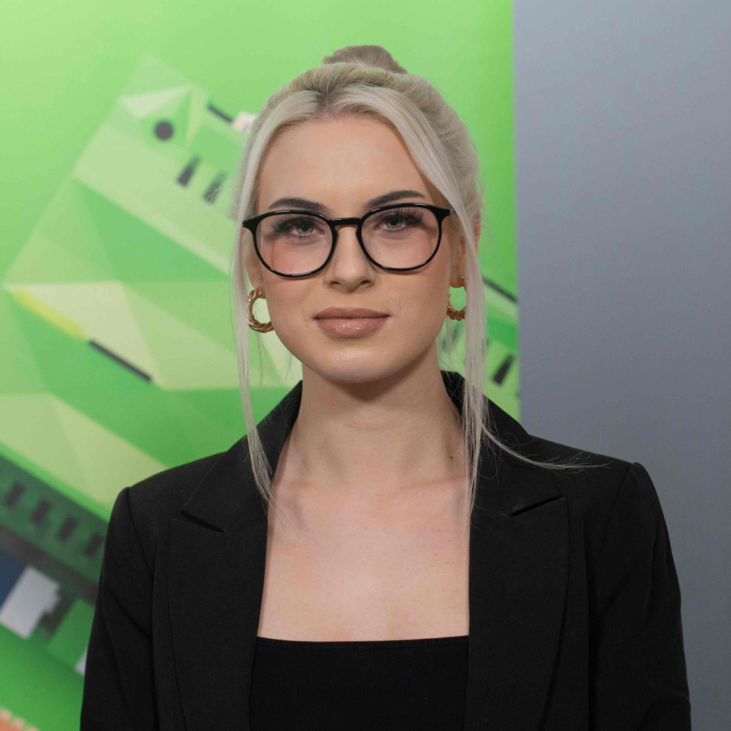 Julia Maria Riedl - Projektmanager - Zell Group | XING