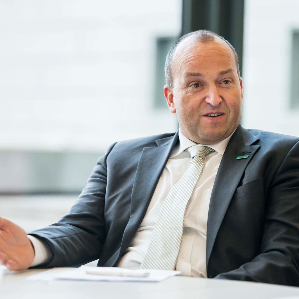 Dr. Peter Adamczyk - Regionalleiter Schmerztherapie/Cannabis ...