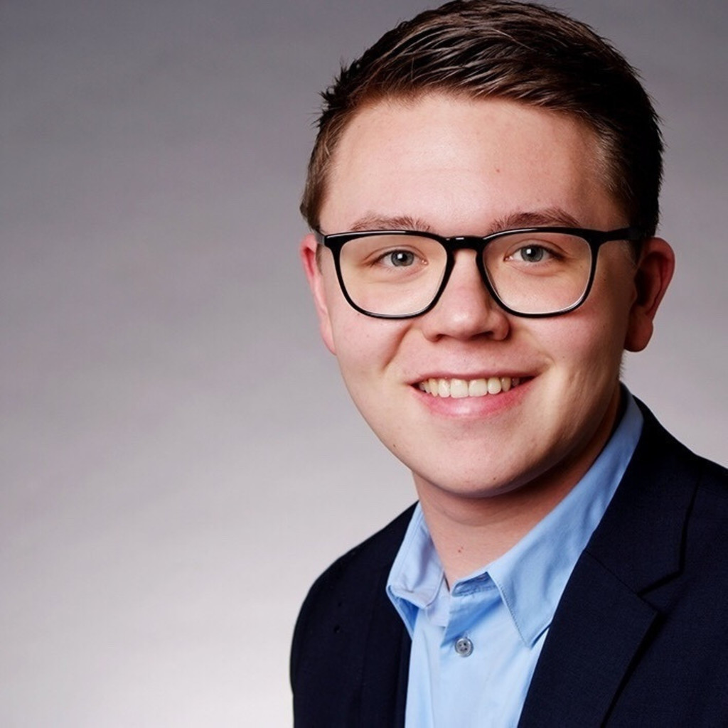 Sebastian Stutz - Front Office Manager - Double Tree by Hilton ...