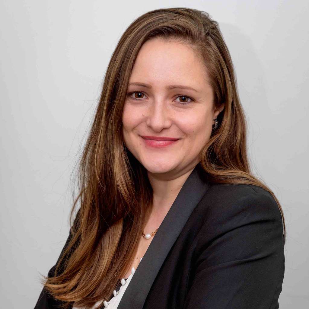 Angela Beyer - Engagement Managerin - Capgemini | XING