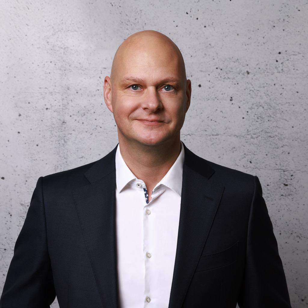 Chris Hanig - Operations Director CEE Retail Solutions - Johnson ...