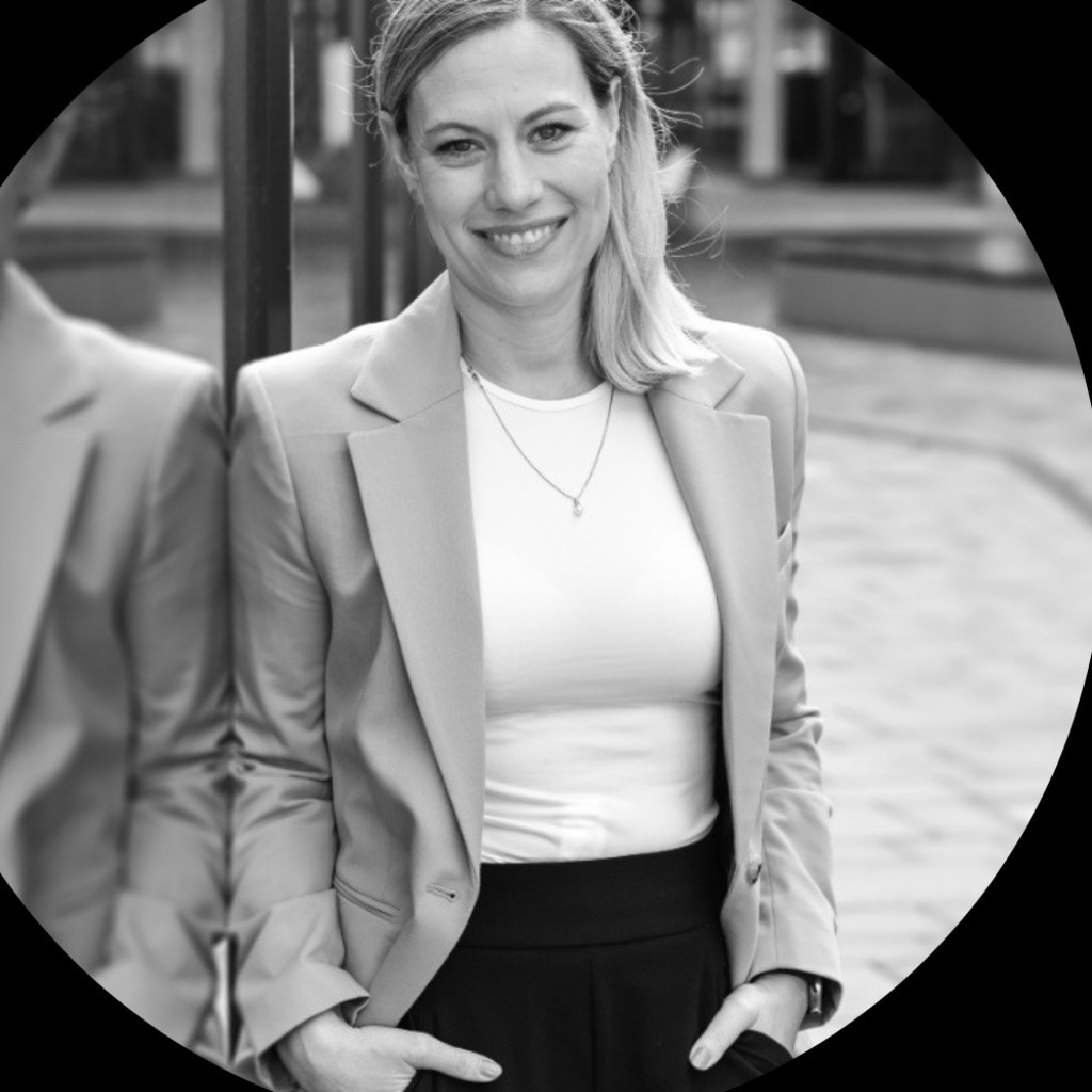 Simone Toenne - Leitung Zentralfunktionen Geschäftsbereich Personal und ...