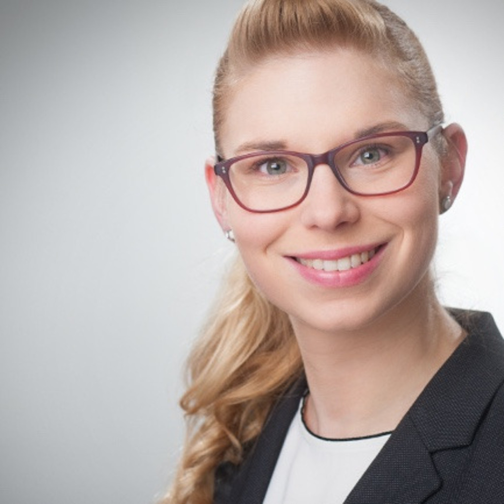 Julia Köster - Vertriebsmanagement - Sparkasse Märkisches Sauerland ...