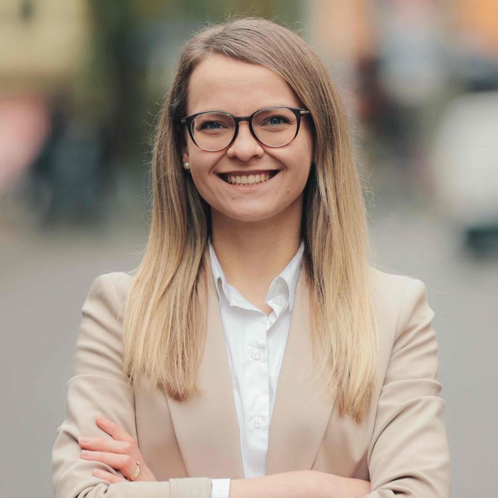 Katharina Strobl - Leitung Qualitätsmanagement - Molkerei Weihenstephan ...