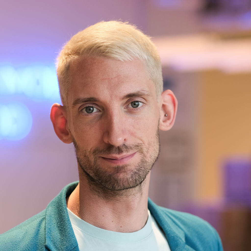 Florian Anders - Head of Corporate Communications - Circus Group | XING