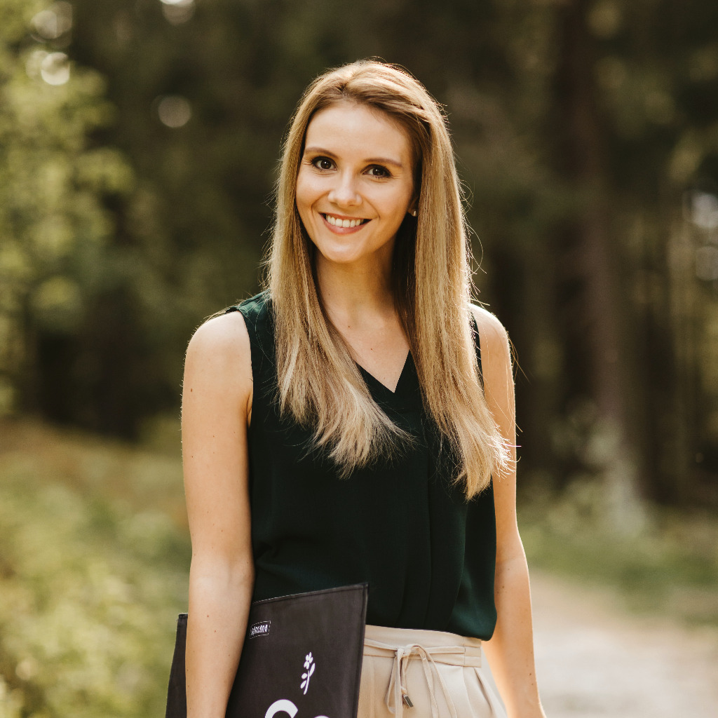 Lea Weber - Netzwerkerin für nachhaltigen Konsum - Ringana ...