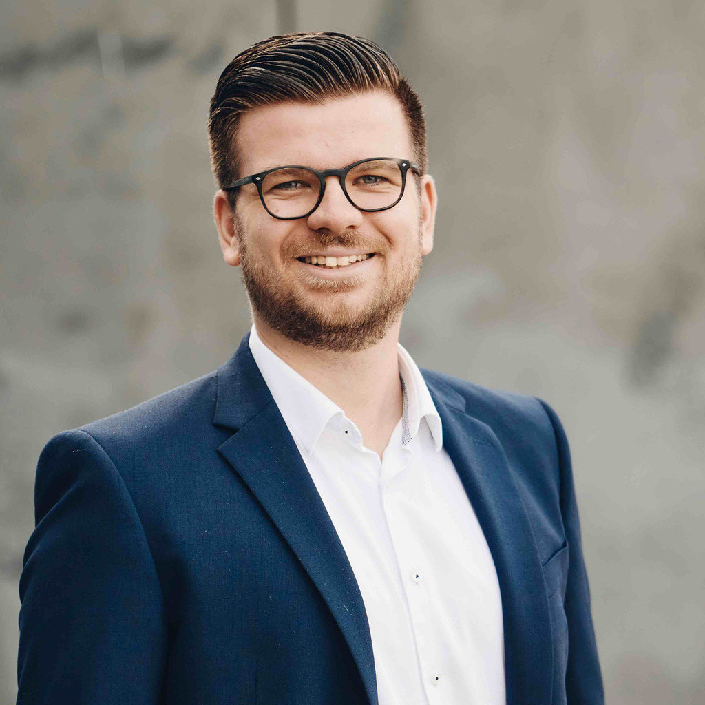 Jannick Hoffmann - Kaufmann für Versicherungen und Finanzen - ERGO ...