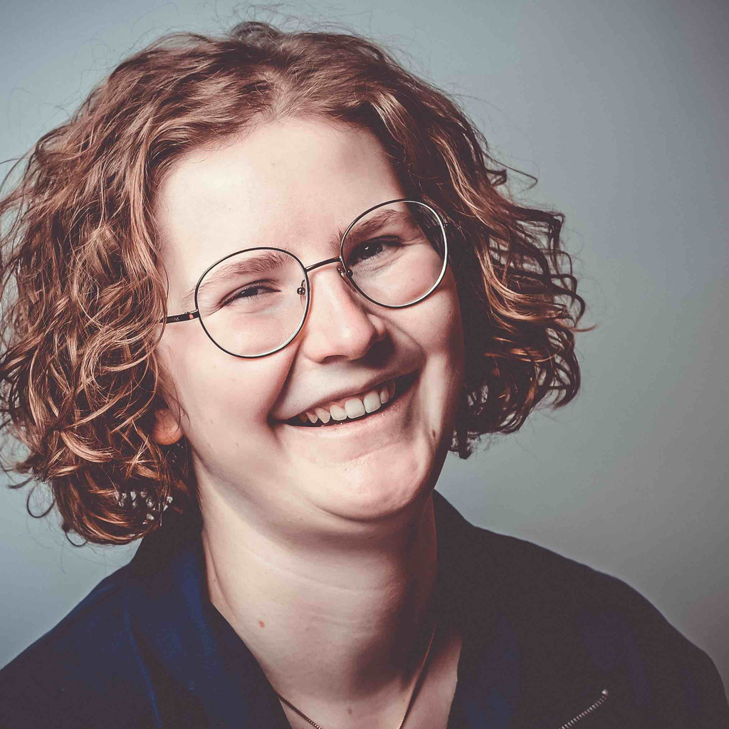 Mia-Charlott Walewski - Auszubildende - Apollo-Optik | XING