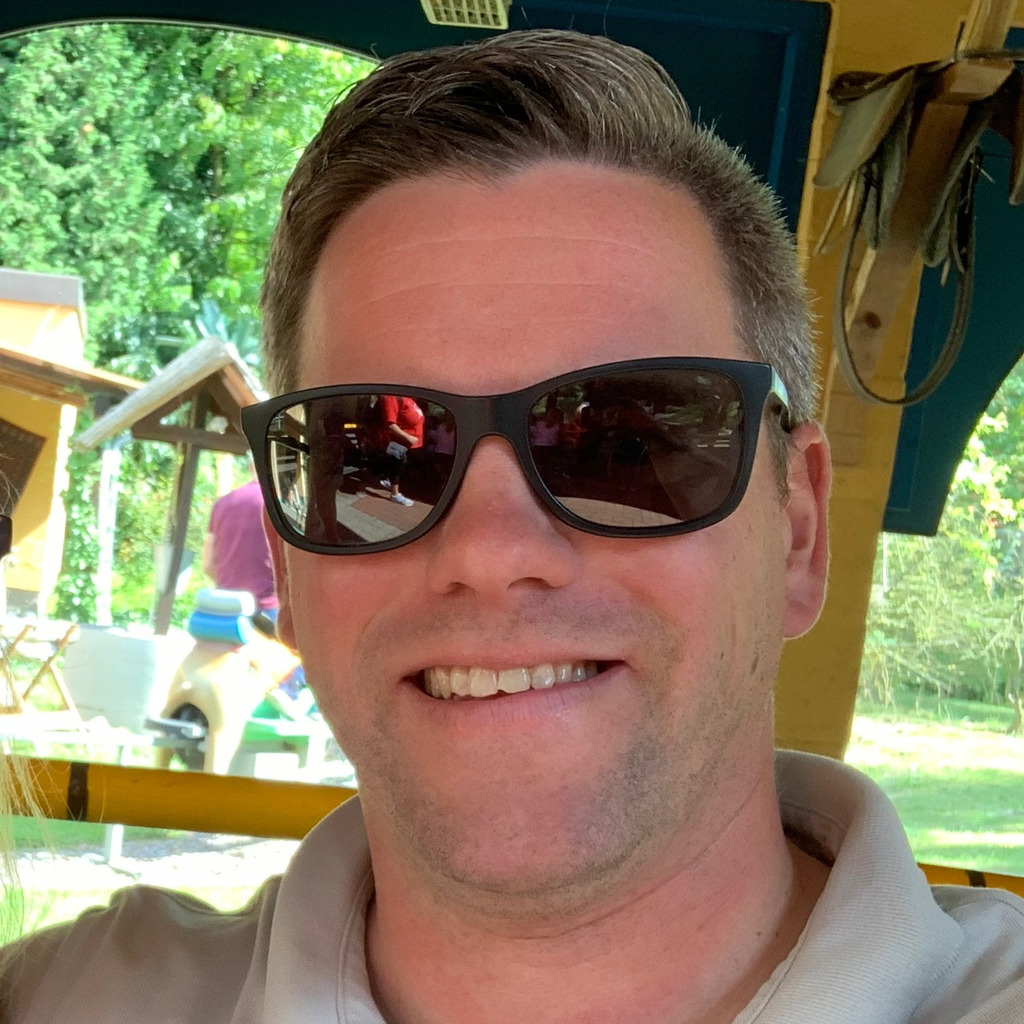 Bastian Everding - Fußbodentechniker - Hammer Fachmärkte für Heim ...