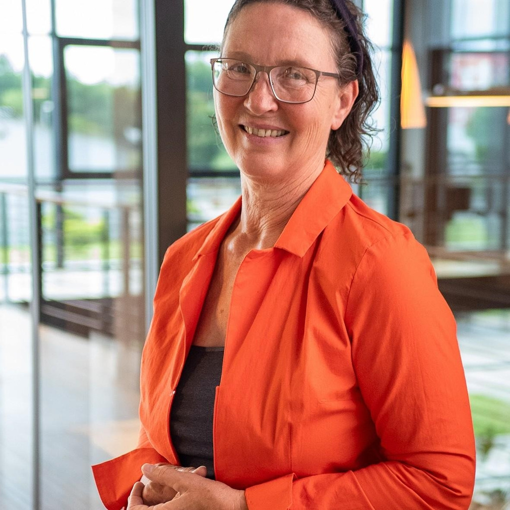 Dörte Zeeb - Executive Assistant - SCS Business Tools GmbH | XING