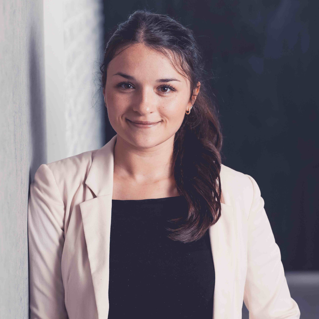 Jana Isabell Reuter - Einkäufer Strategic Procurement - Diehl Aviation ...