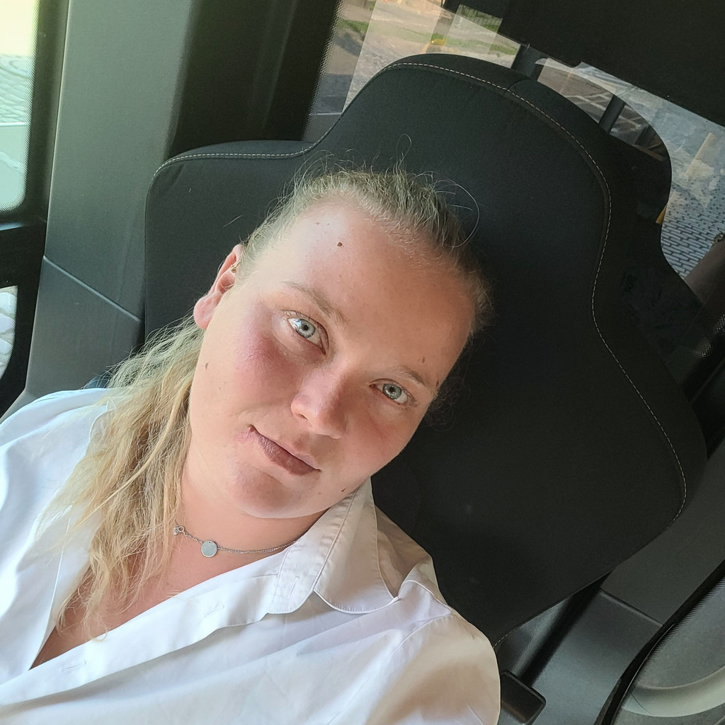 Maria Schuster - Busfahrerin - Dresdner Verkersservicegesellschaft mbH ...