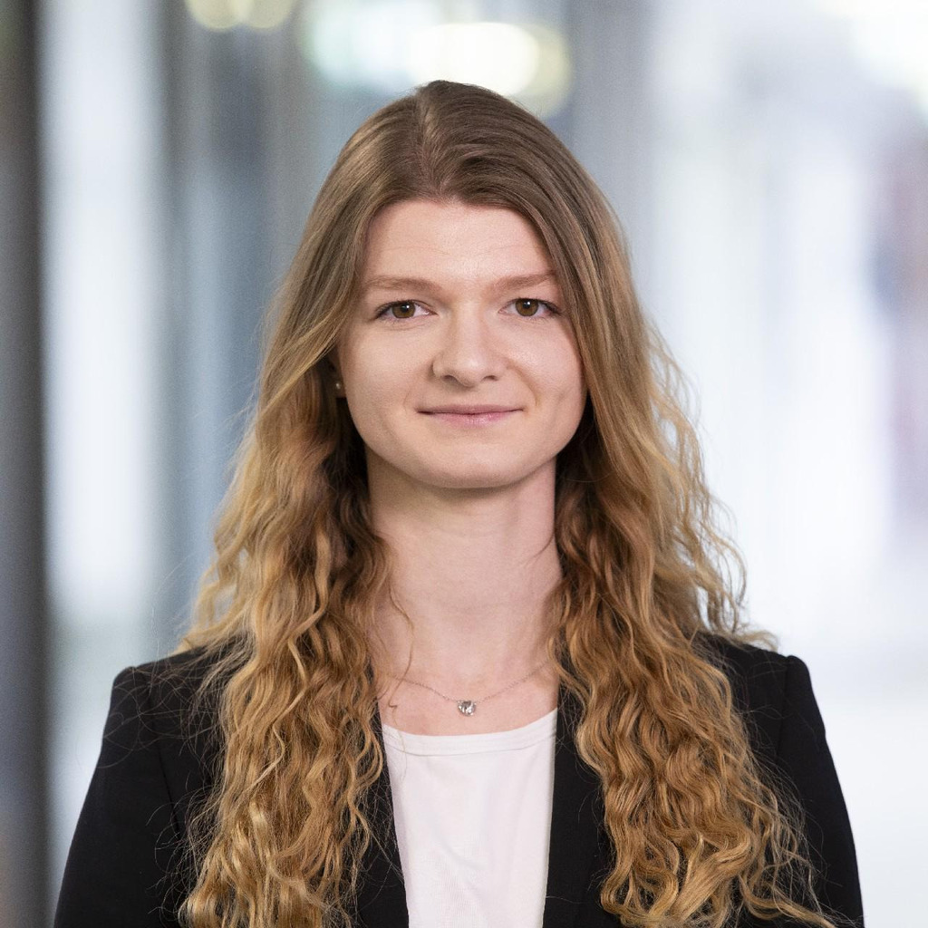 Verena Holzapfel - Stellvertretende Krankenhausdirektorin - AMEOS ...