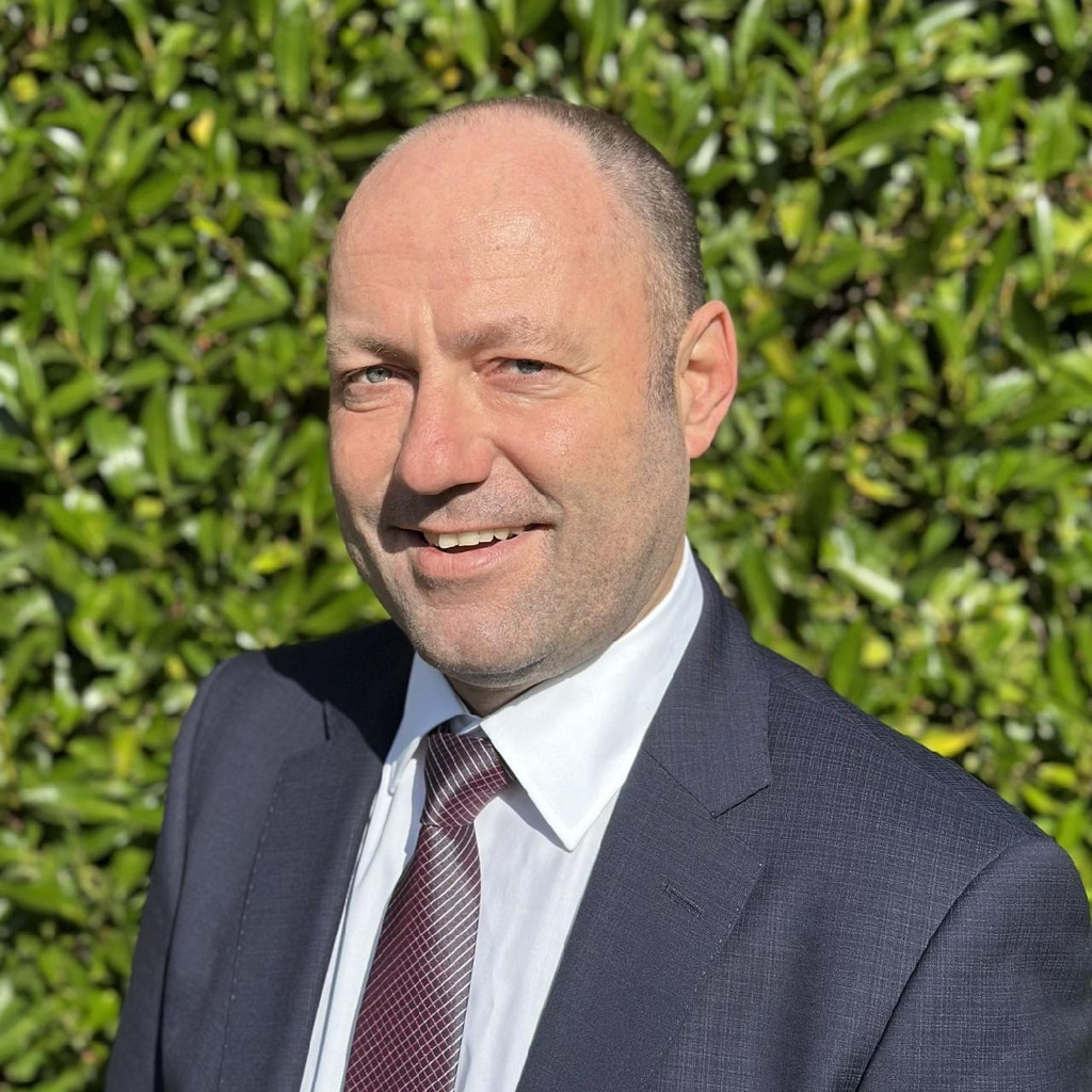 Mirko Tokic - Bereichsleiter Private Banking und Geschäftsstellen - VR ...