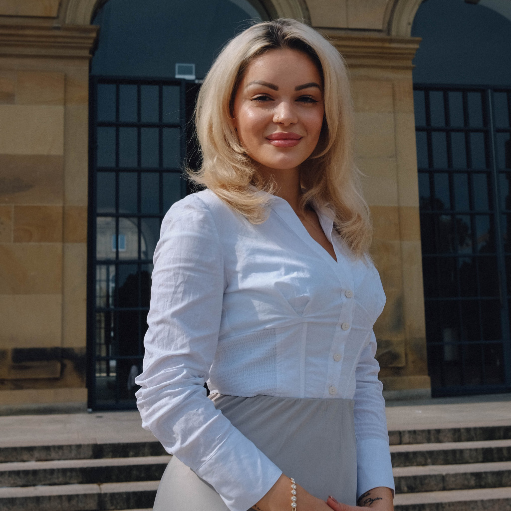 Eliona Bajrami - Immobilienkauffrau - VINTAGE HOMESTEAD GmbH | XING