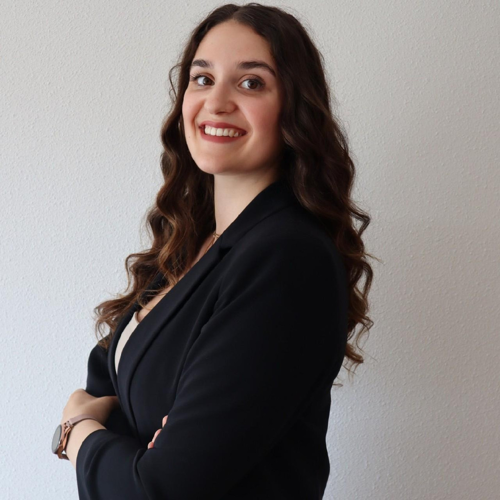 Elena Karantonas - Werkstudentin HR - Atlas Copco Kompressoren und ...