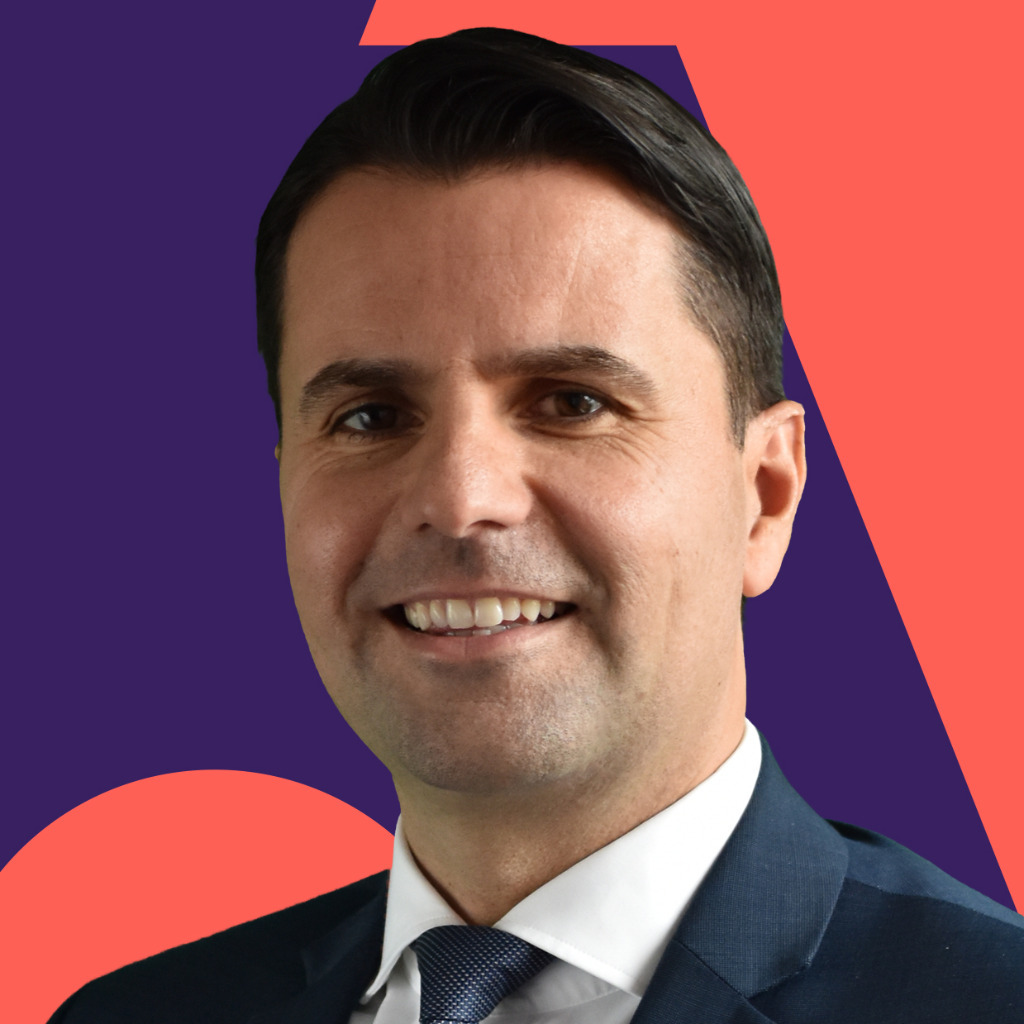 Sebastian Schmidt vom Hofe - Regional Direktor - Amadeus Fire | XING