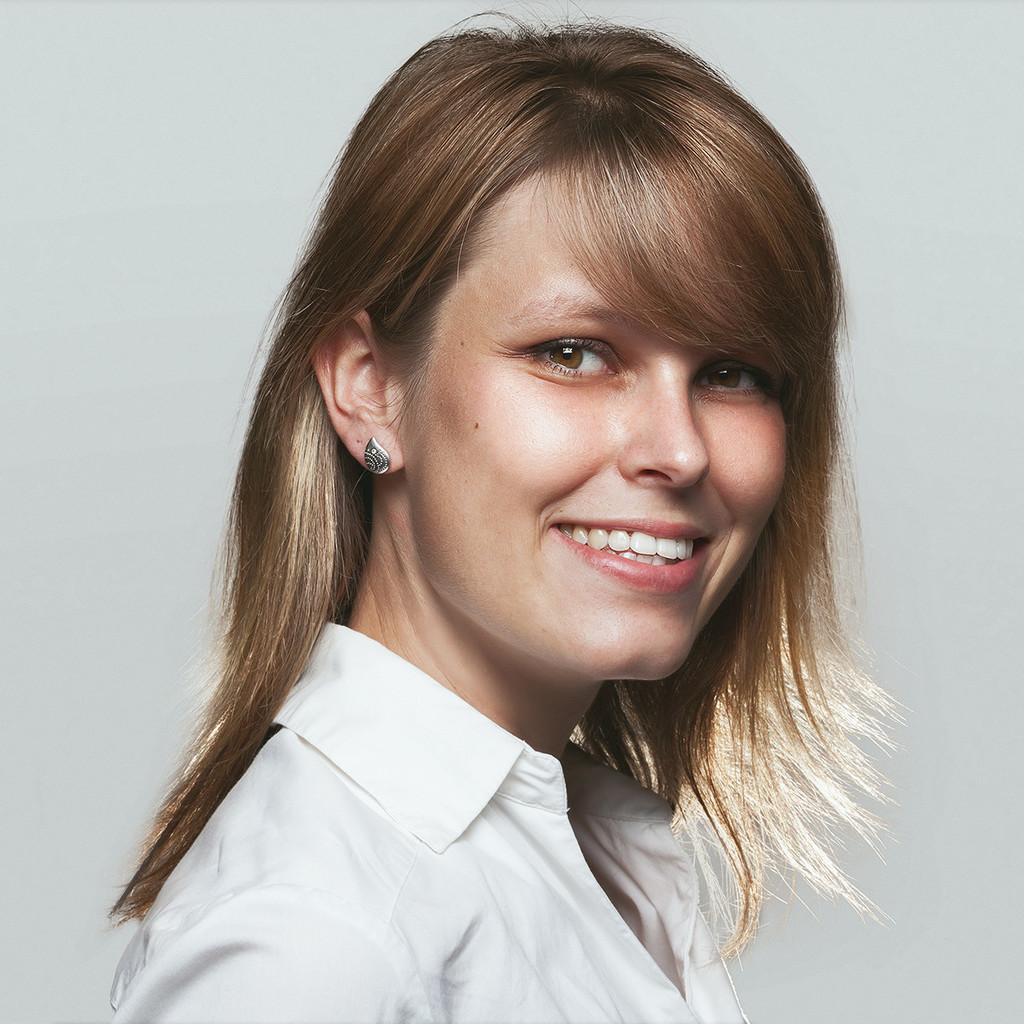 Lisa Arnold's Instagram, Twitter & Facebook on IDCrawl