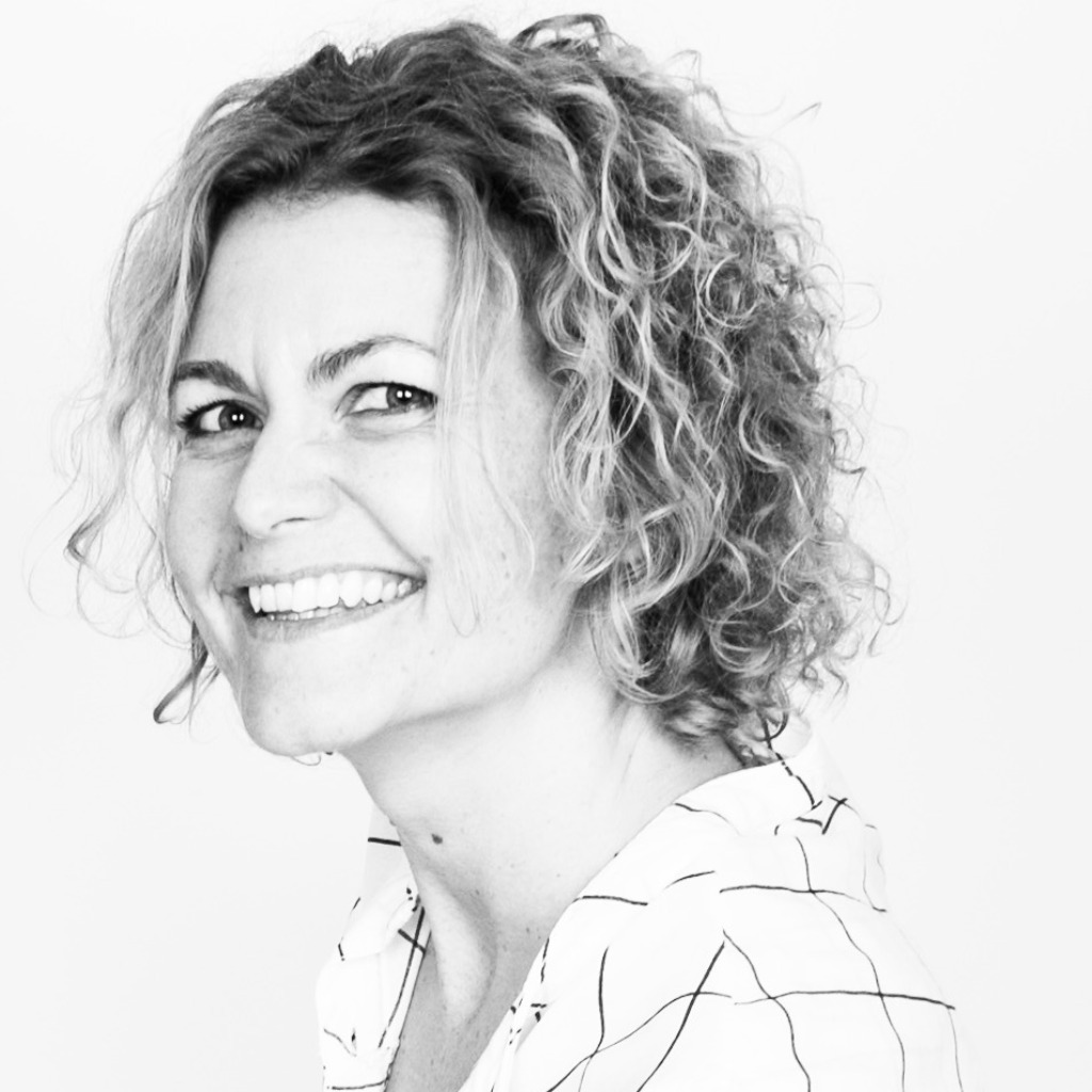 Daniela Bauer - Produktmanager - LÖFFLER | XING