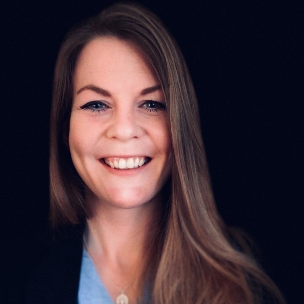 Julia Borst's Instagram, Twitter & Facebook on IDCrawl