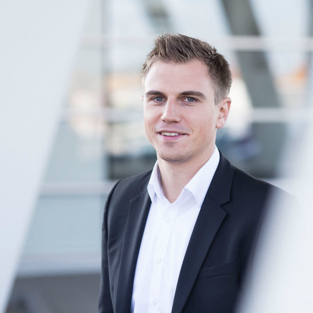 Tim Renn - Aggregatestrategie Mercedes-Benz Vans - Mercedes-Benz AG | XING