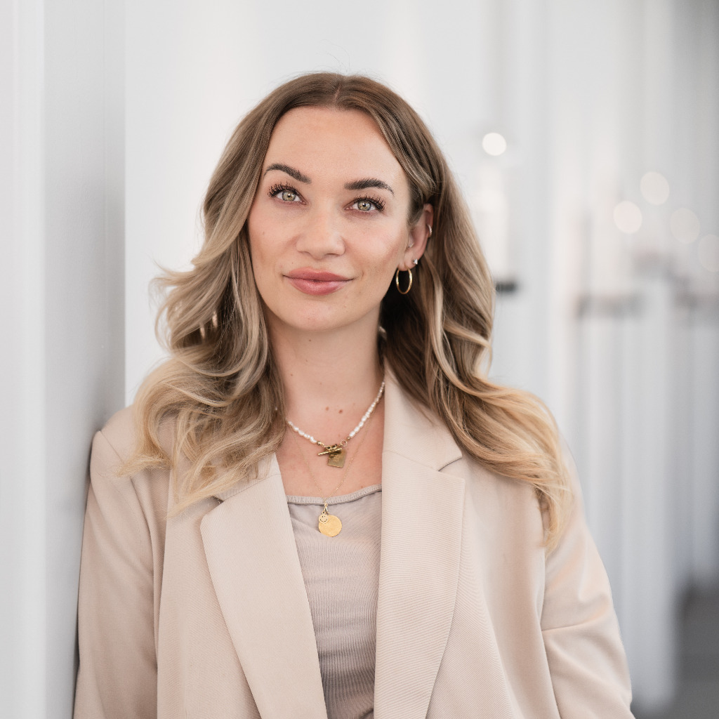 Angelina Steuerwald - International Head of got2b Color & Masterbrand ...