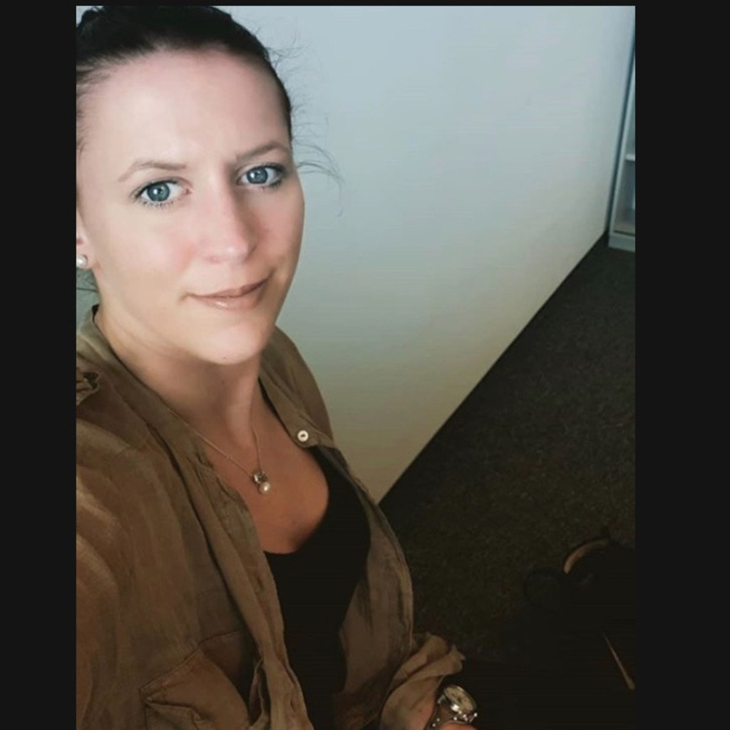 Kristina Wolf's Instagram, Twitter & Facebook on IDCrawl