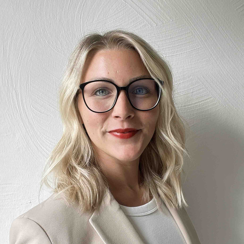 Anne Beer - Teamleiterin Grafik - ReisenAKTUELL.COM | XING