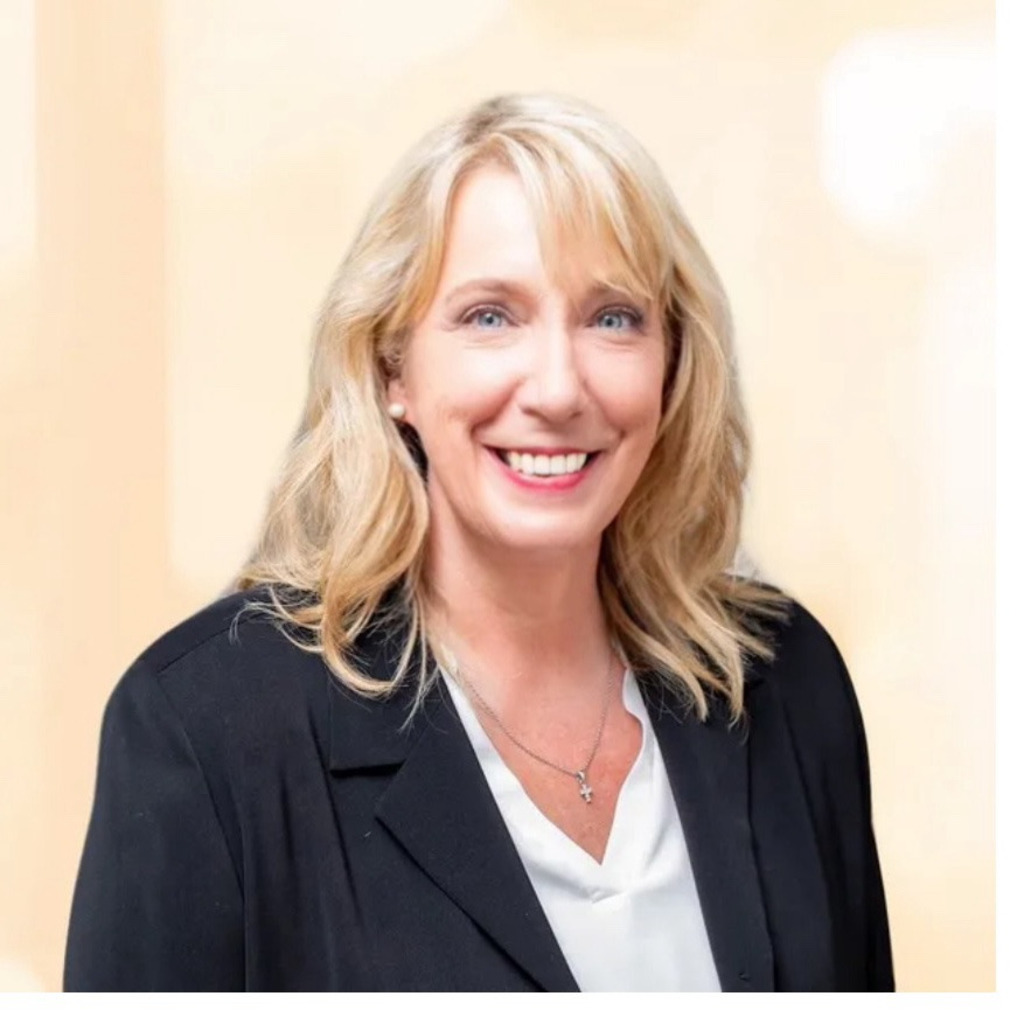 Maria Stevens - Rechtsanwältin und Notarin - Self employed | XING