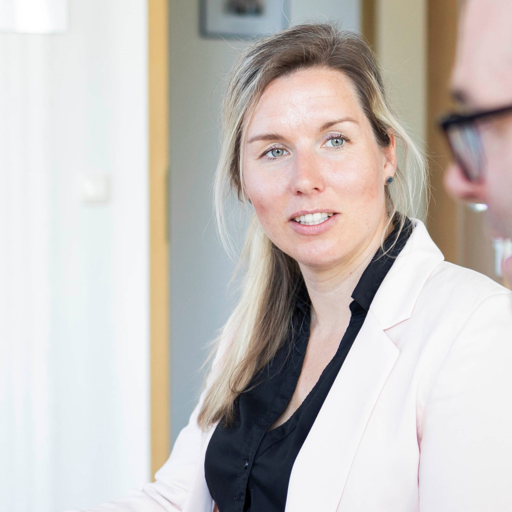 Stefanie Gasch - Personalberaterin für den Gesundheitssektor - DIEPA ...