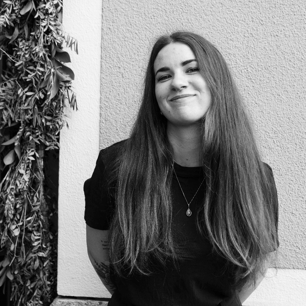 Anna Dersch - Junior Social Media Manager - Greenforce Future Food AG ...