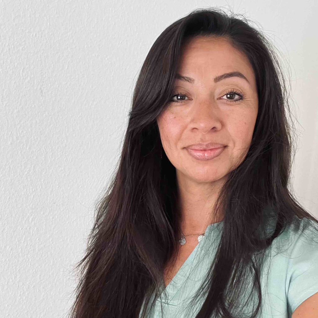 Claudia Angulo - Finanzbuchhalterin - Cosaco GmbH | XING