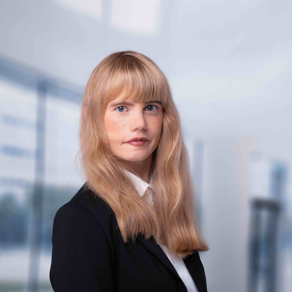 Alina Melz - Senior HR Relationship Manager - DWS Group | XING