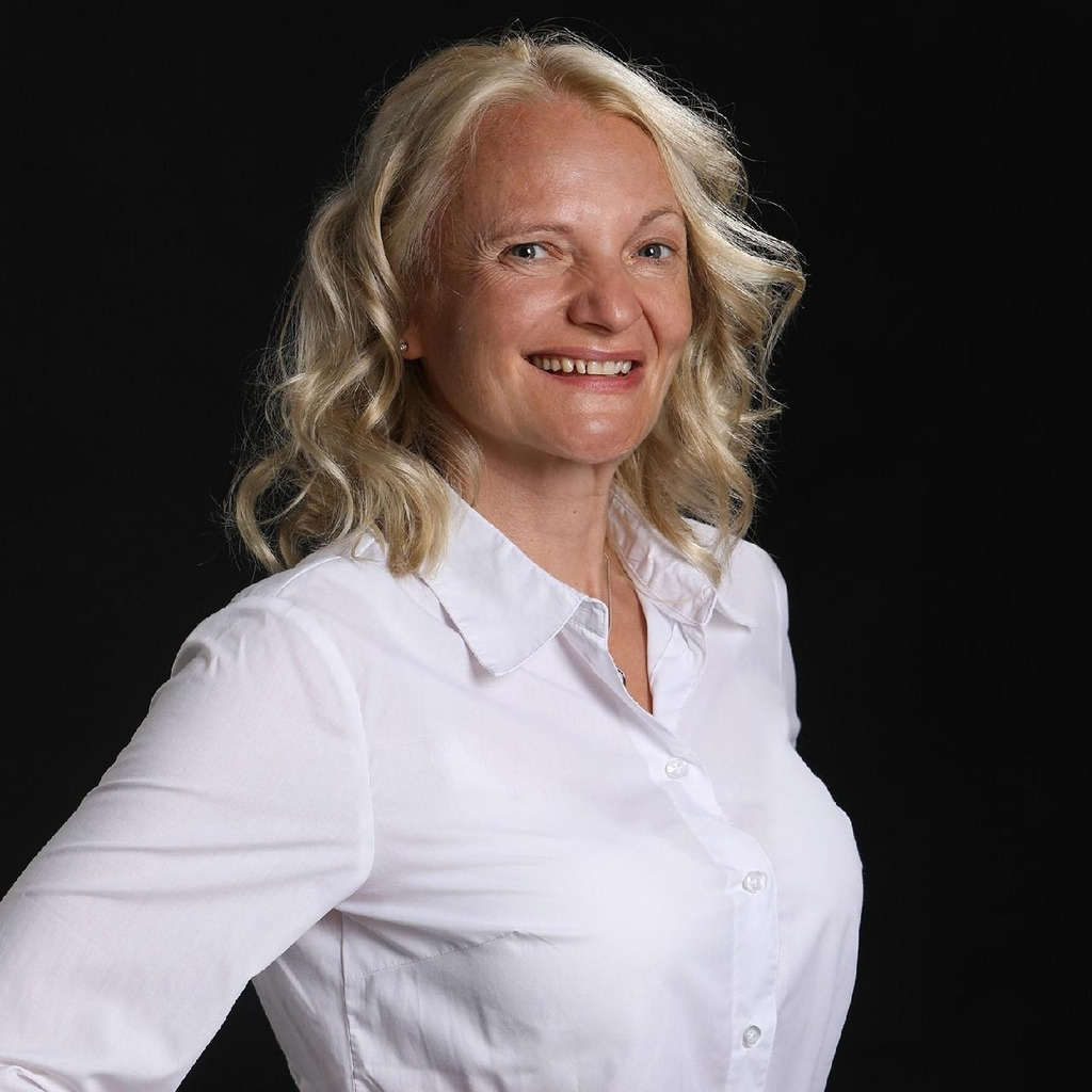 Claudia Renz - Senior HR Business Partner - Swarco Group | XING