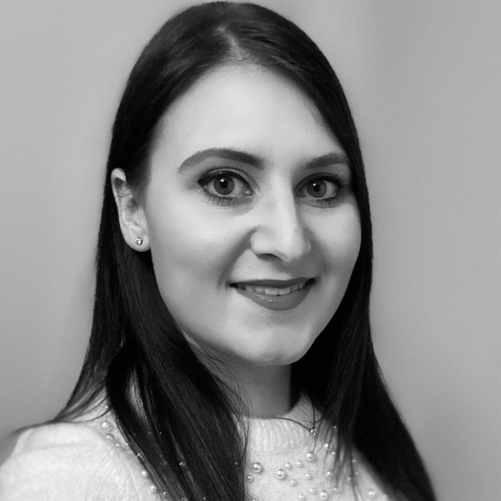 Vanessa Schmidt (Rolli) - Customer Development Director ...