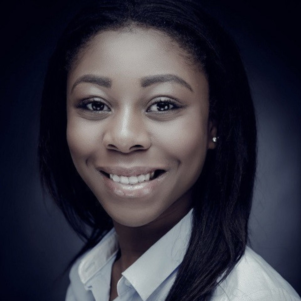 Shirley Schmidt - Controller - Daimler Truck AG | XING