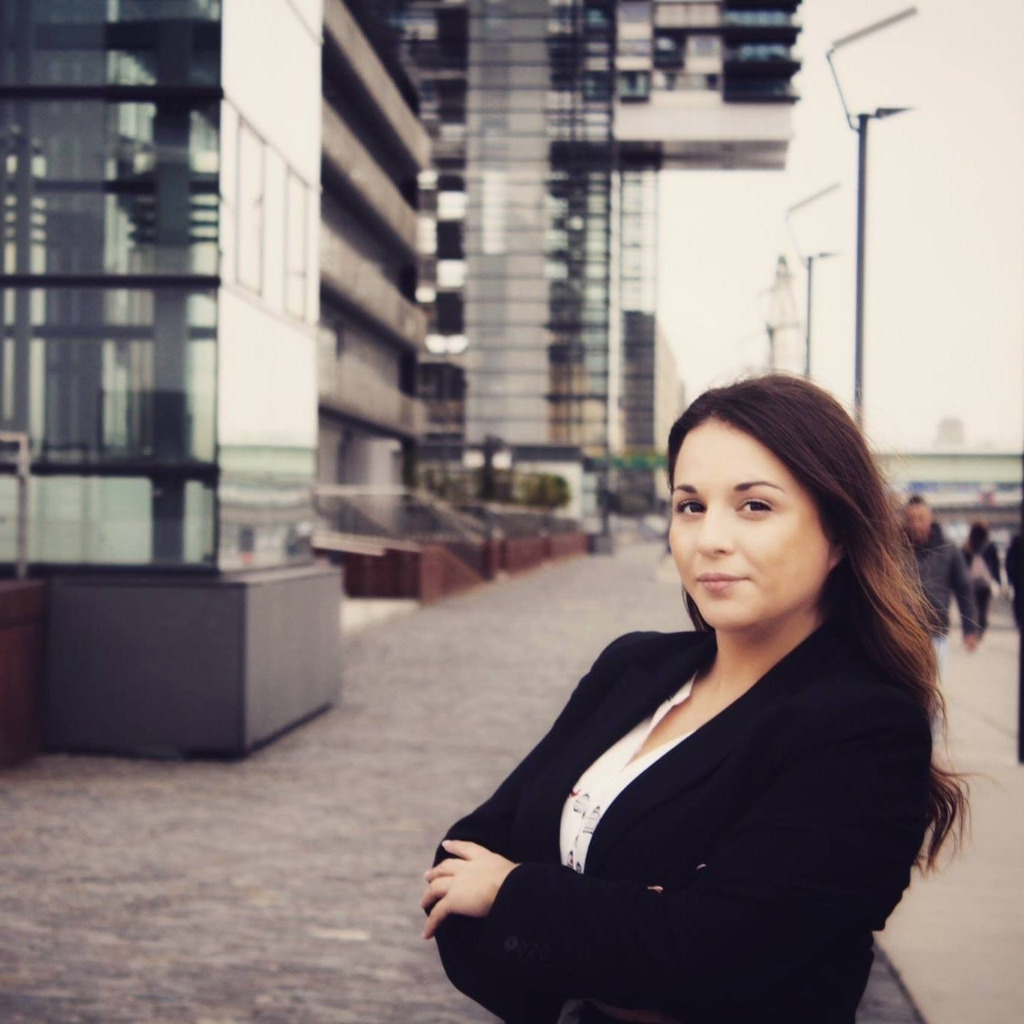 Lea Simons - Recruiter - Valensina GmbH | XING