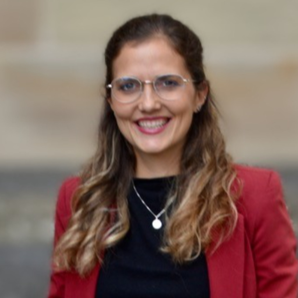 Julia Bumann - Content Managerin Key Account EU + Asia Pacific - Robert ...