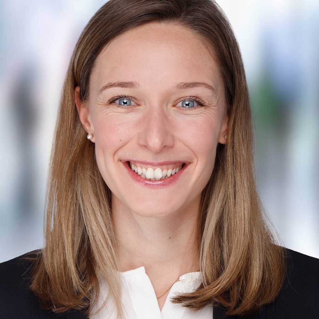 Lena Frenzer - Senior Attorney (Legal Counsel) - John Deere GmbH & Co ...