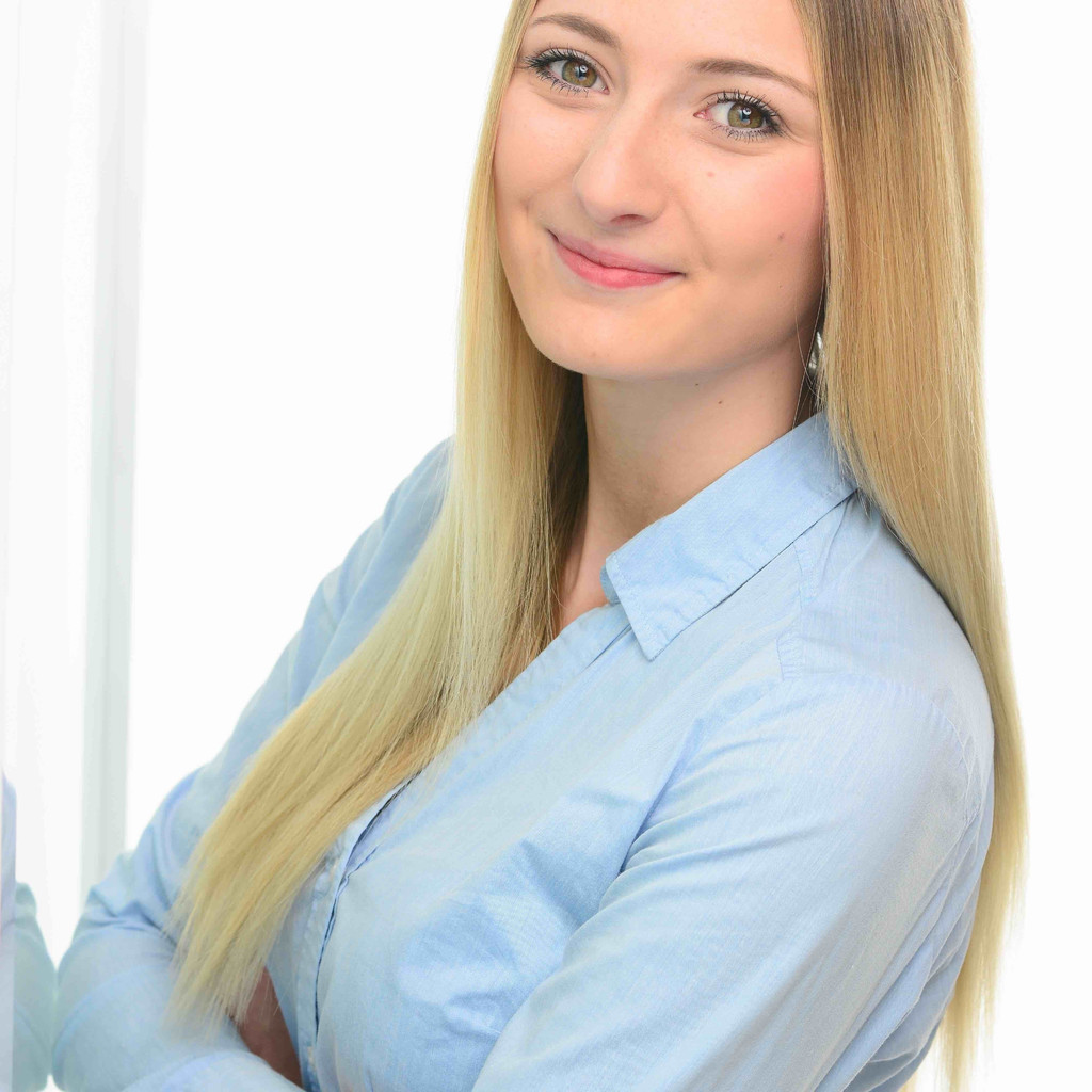 Laura Stoppel - Hauptsachbearbeiterin - Landesbetrieb Verkehr Hamburg ...