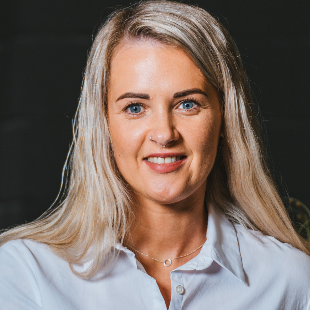 Martina Egger - Assistentin der Geschäftsführung / Leitung Administration - BauTeam 11 GmbH | XING