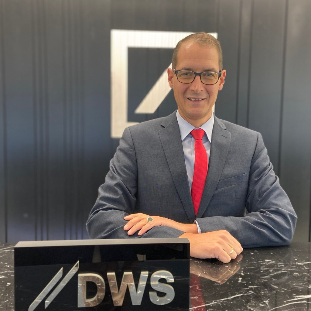Christoph Neeb - Business Control Officer - DWS International GmbH | XING