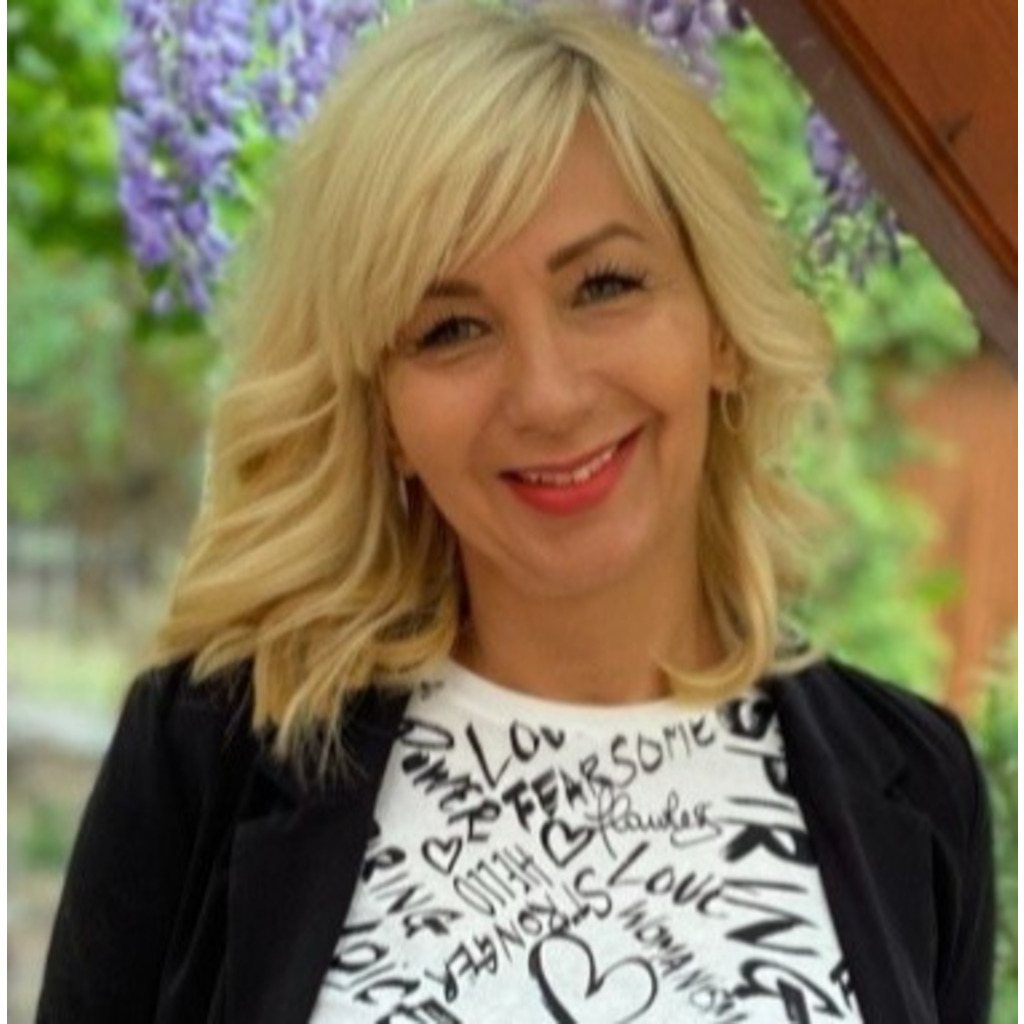 Éva Béres - Lehrerin - Szent-Györgyi Grundschule-Ungarn | XING