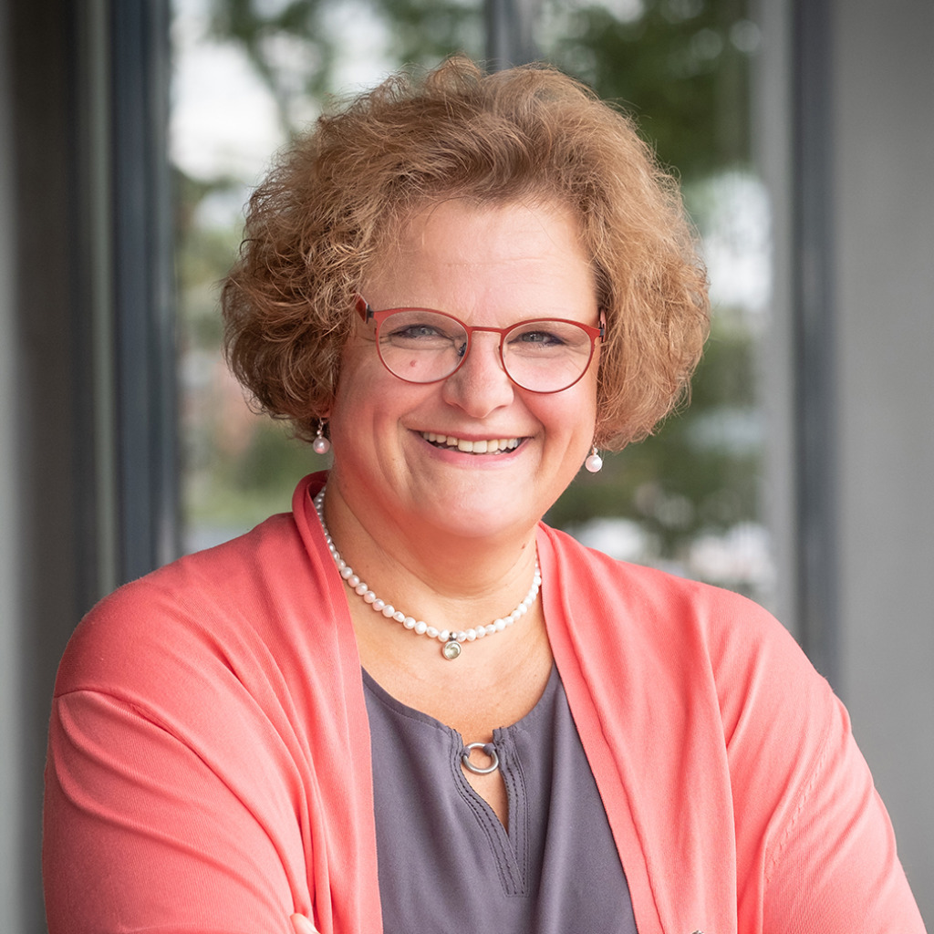 Astrid Dr. Redmann - Clusterleitung Cluster Bremen - BAD GmbH | XING