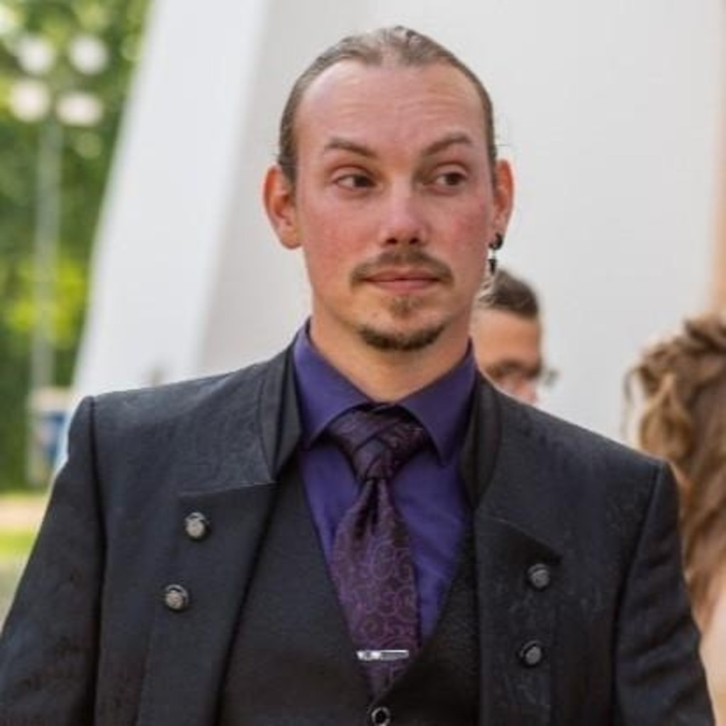 Sven Zahradnik - Dachdecker - Fritz Weiss Bedachungs - GmbH | XING